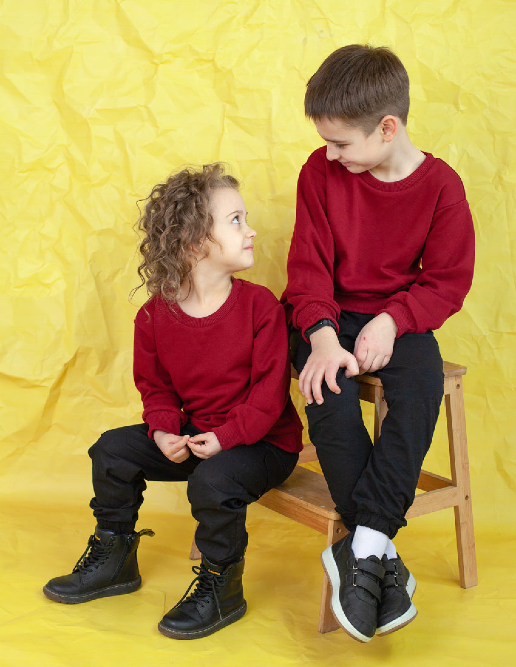 Свитшот Джоуи бордовый купити за 249 грн. в Києві та Україні | Інтернет ...